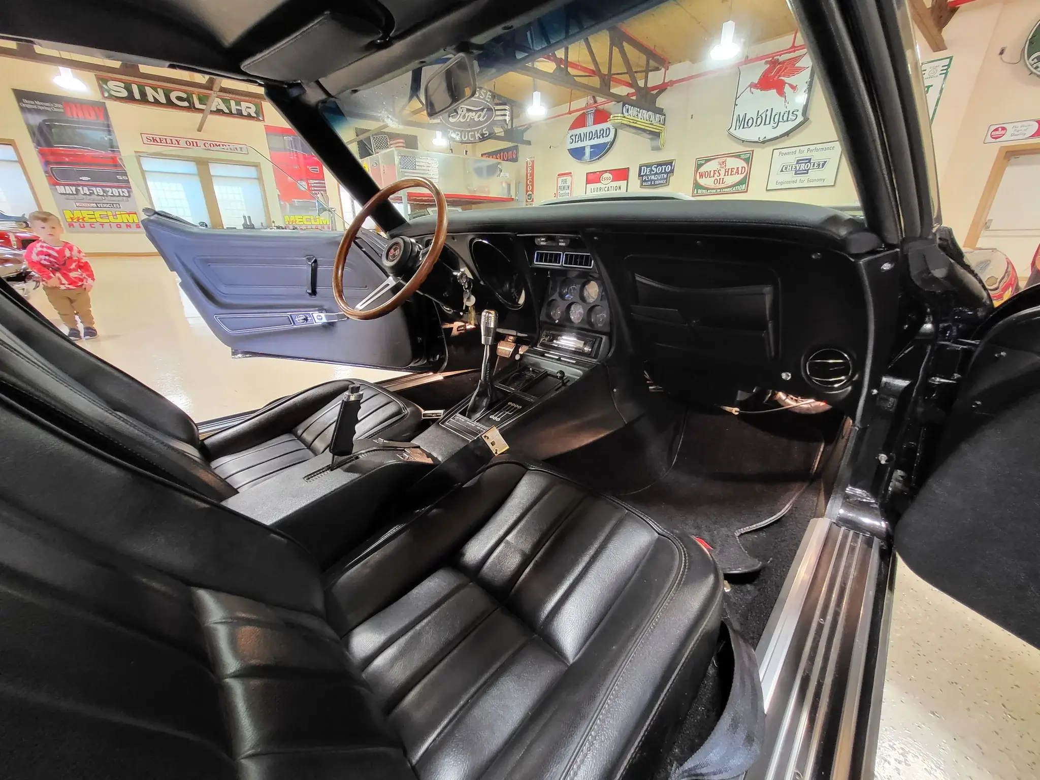 1970 corvette interior