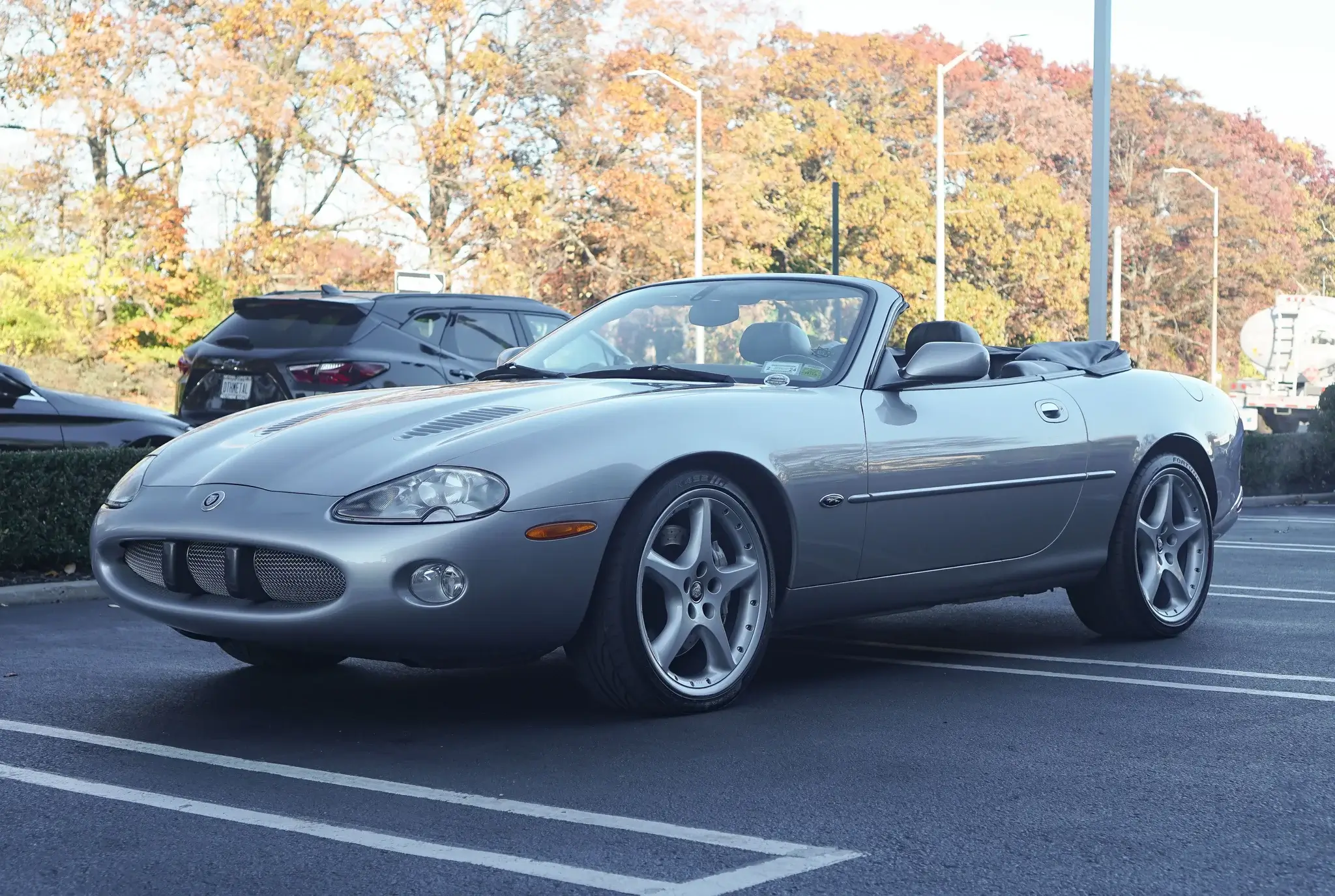 2001 xkr