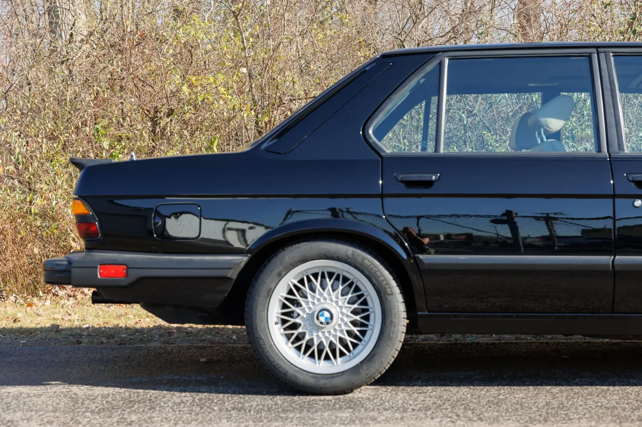 e28 black