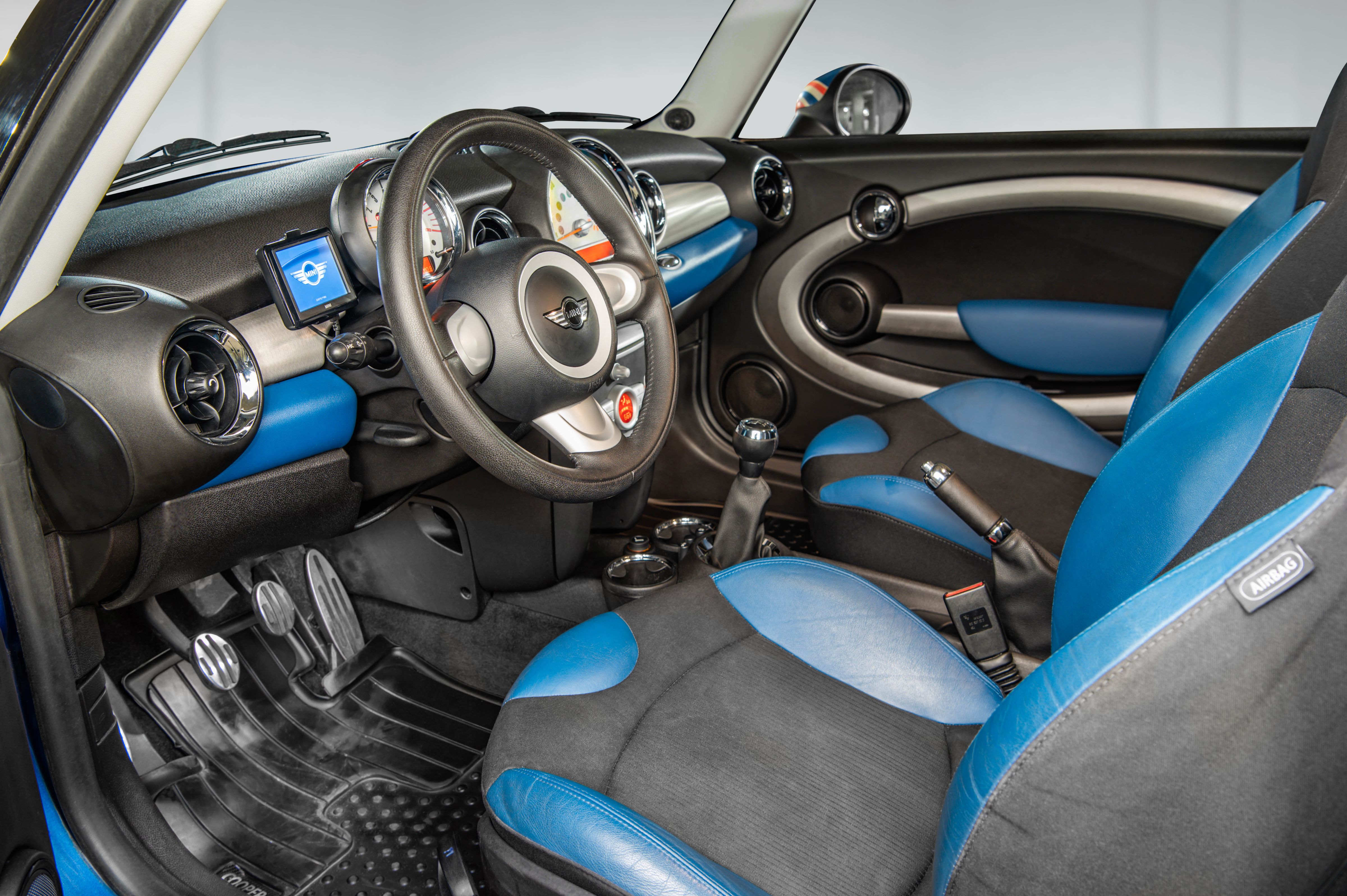 2008 mini interior