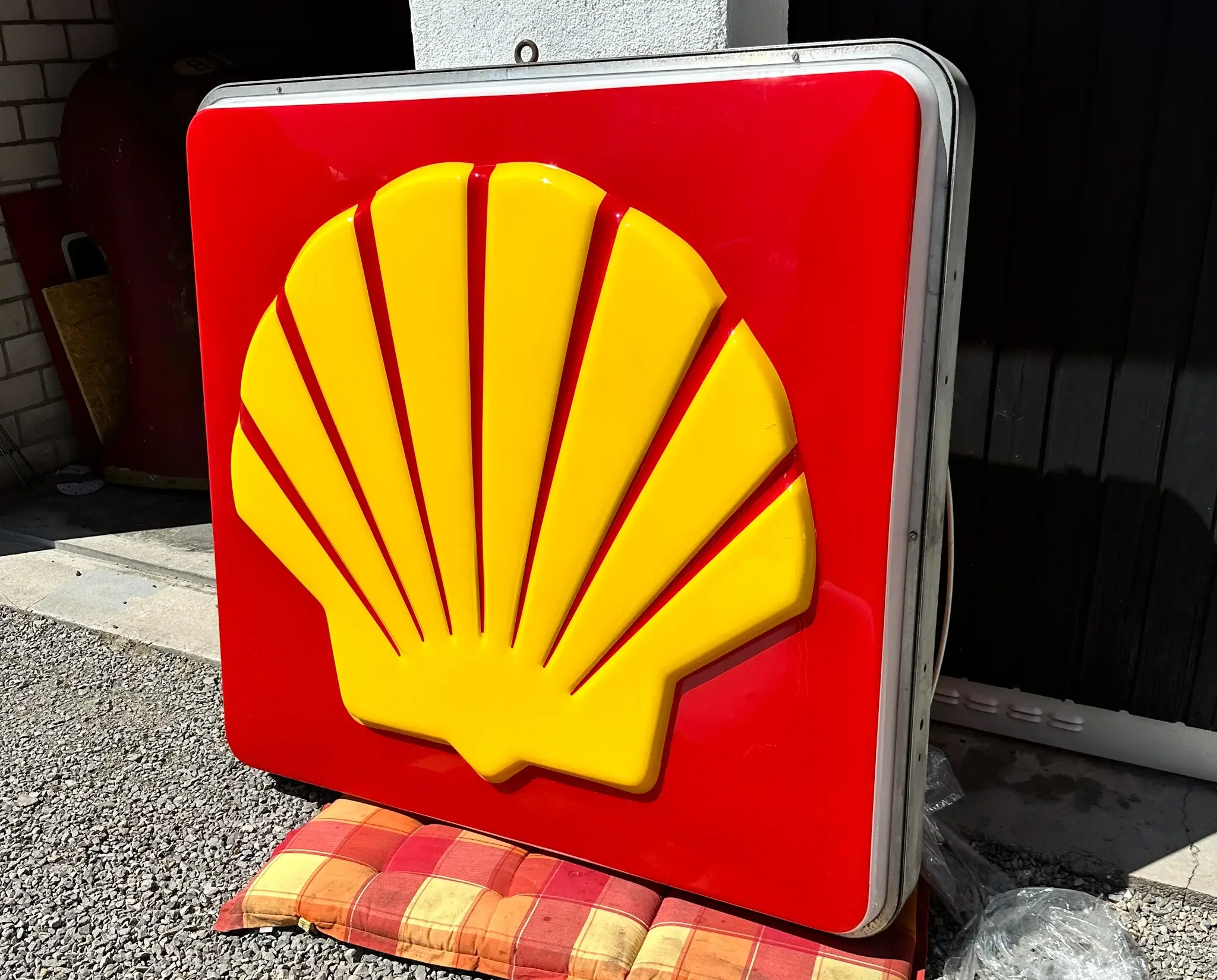 shell petrol light