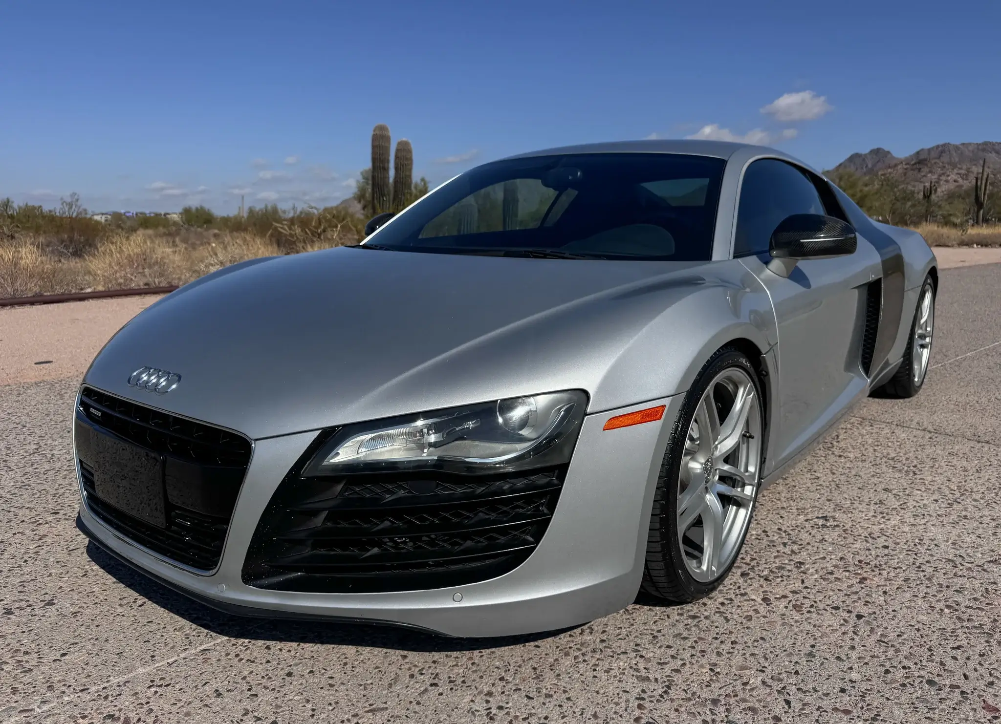 2008 r8