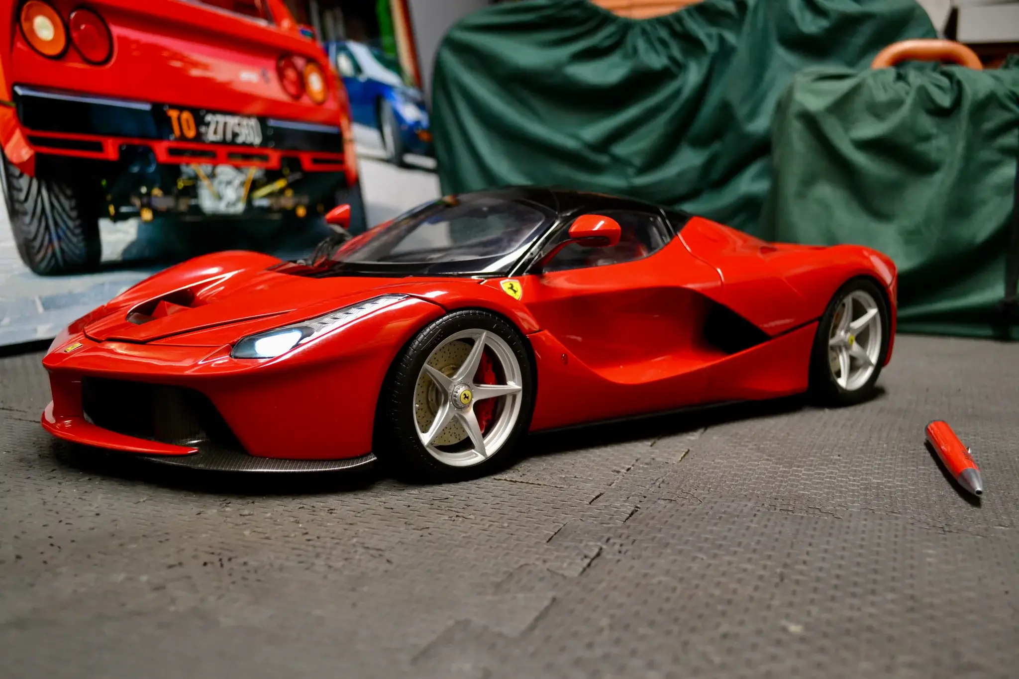 MP: 1:8 Scale DeAgostini Ferrari LaFerrari Model Car | PCARMARKET