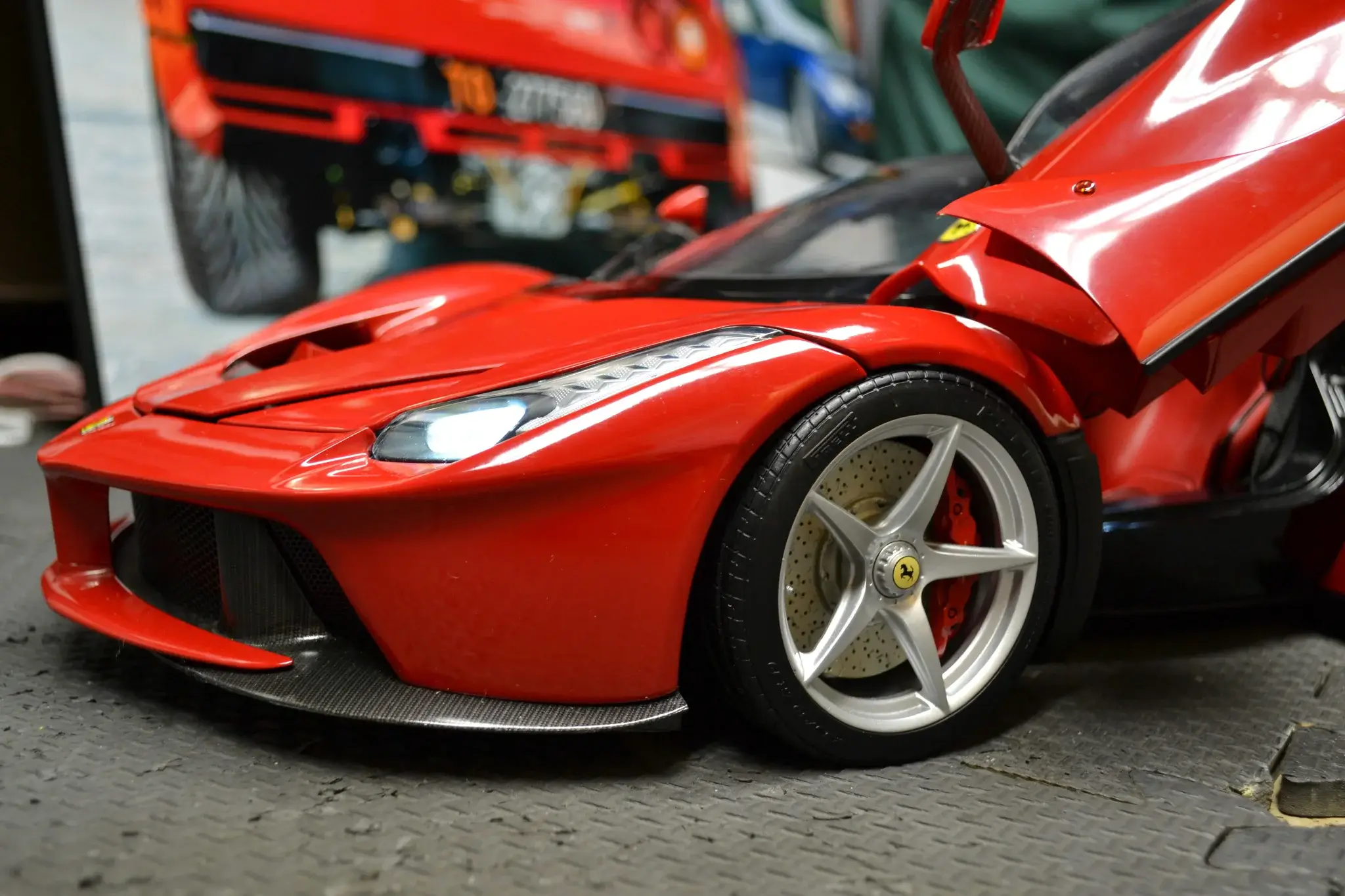 MP: 1:8 Scale DeAgostini Ferrari LaFerrari Model Car | PCARMARKET